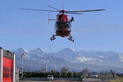 HB-ZRE EC145 by swissheli.com